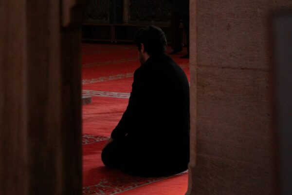 The Call to Prayer in Islam – Adhan History & Significance - KQ